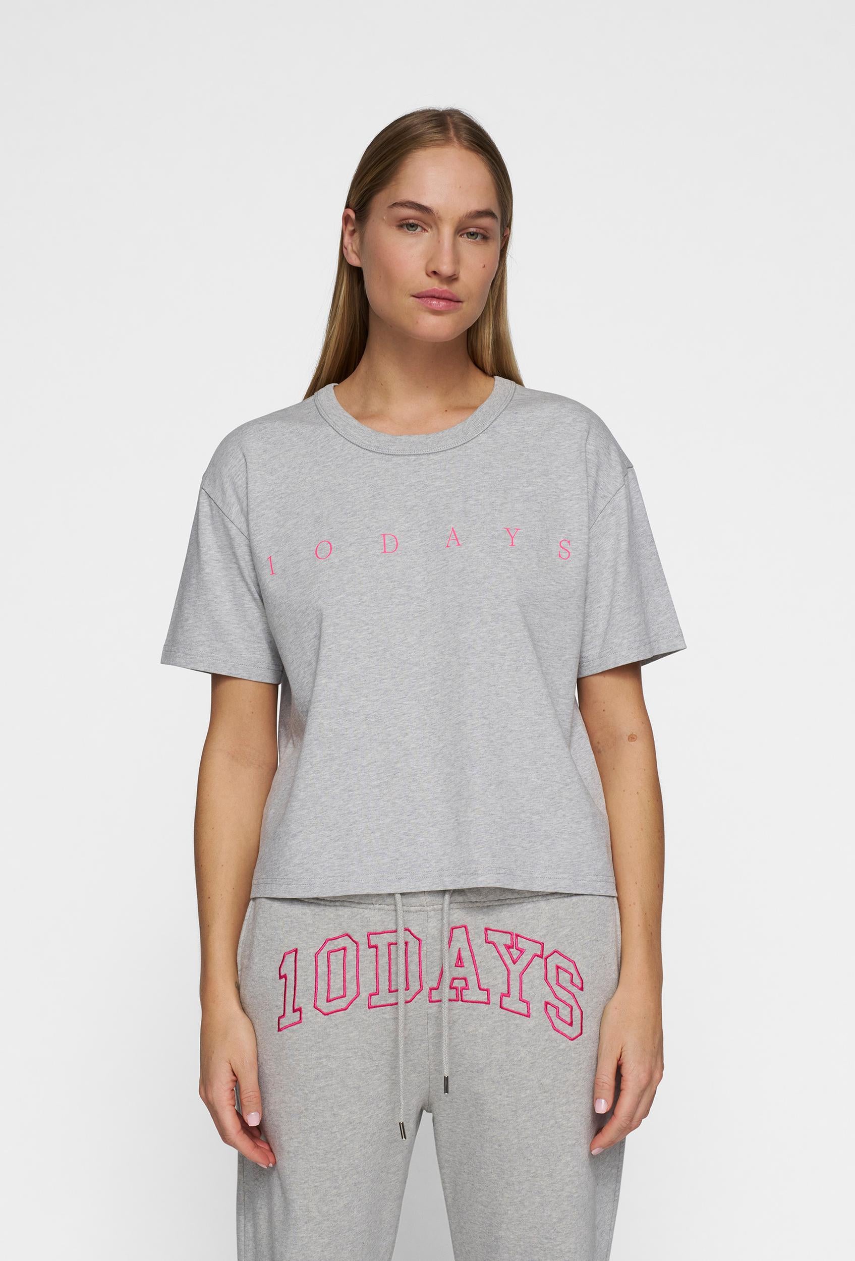 Luźny t-shirt z bawełny organicznej w szarym kolorze – PRIMODI